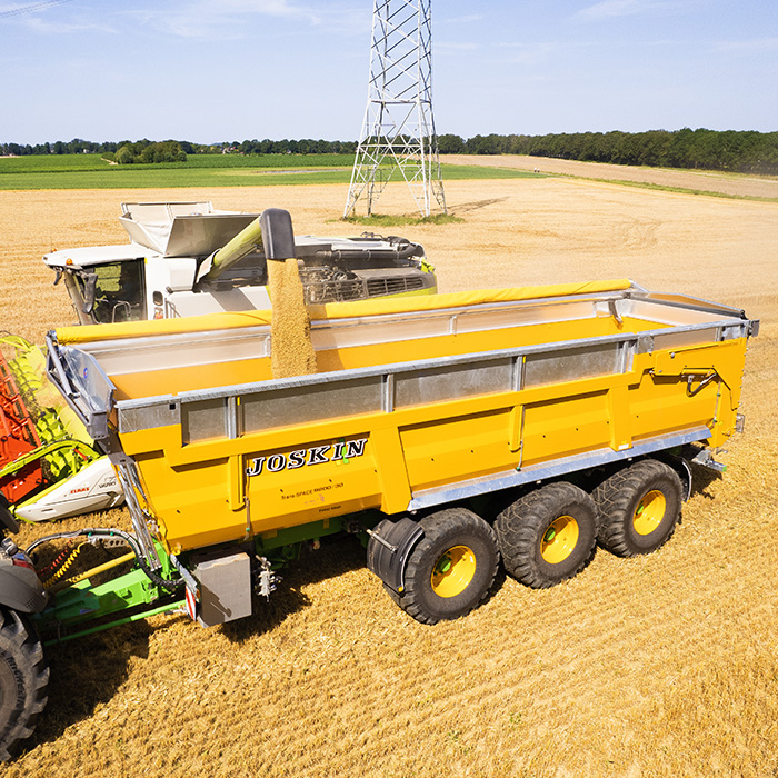 JOSKIN Trans-SPACE monocoque tipping trailers